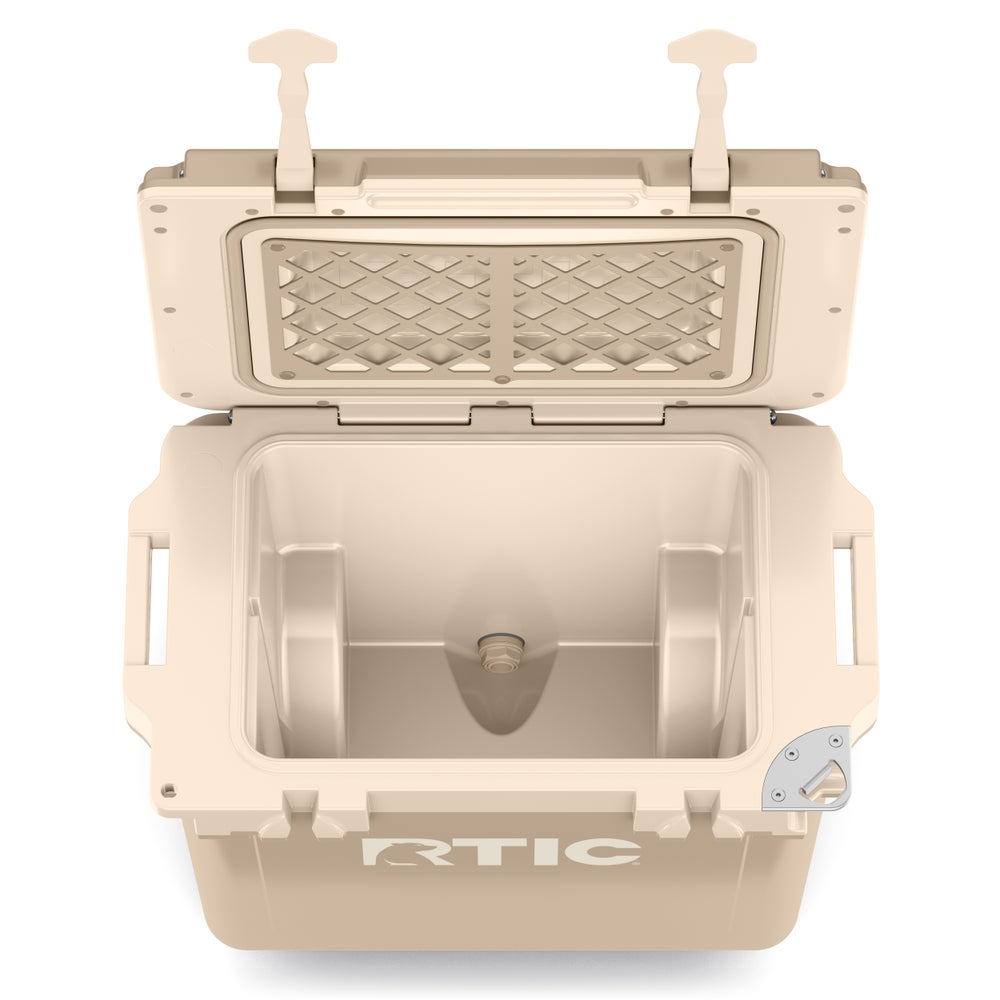 22 QT Ultra-Light Wheeled Cooler | RTIC